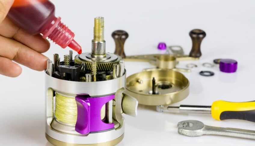 How to Oil Fishing Reels: A Step-by-Step Guide with Handy Tips